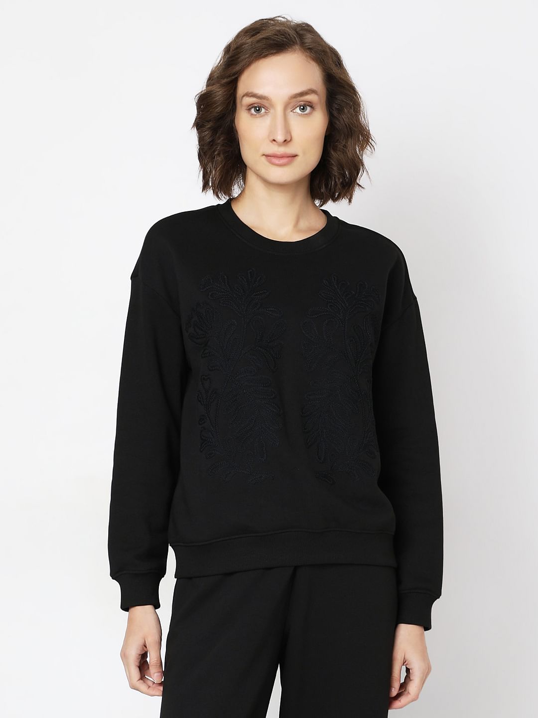 WHITE FLOWER EMBROIDERY SWEATSHIRT WHITE FLOWER EMBROIDERY SWEATSHIRT
